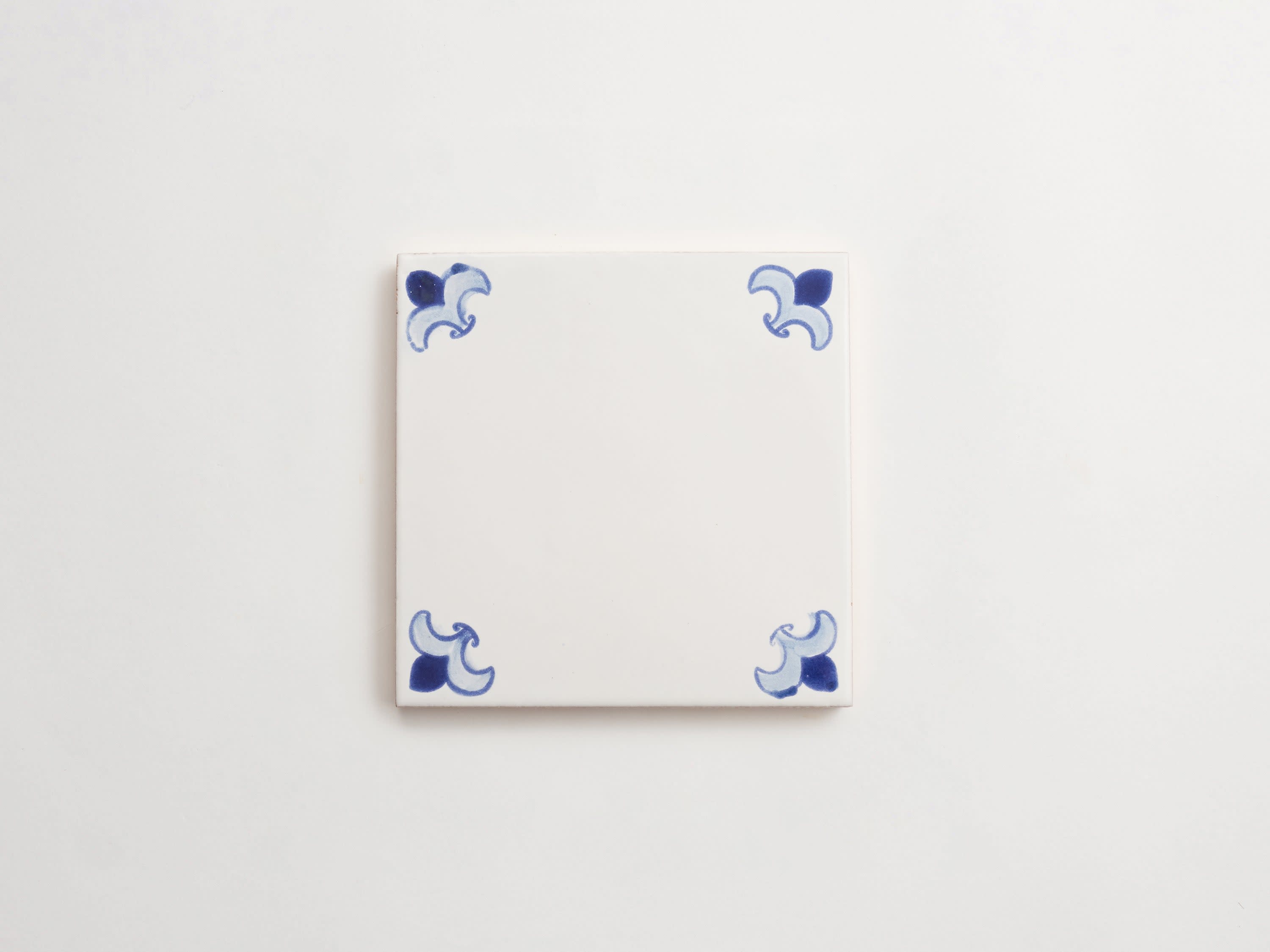 light dark backsplash blue ceramic painted square delft
